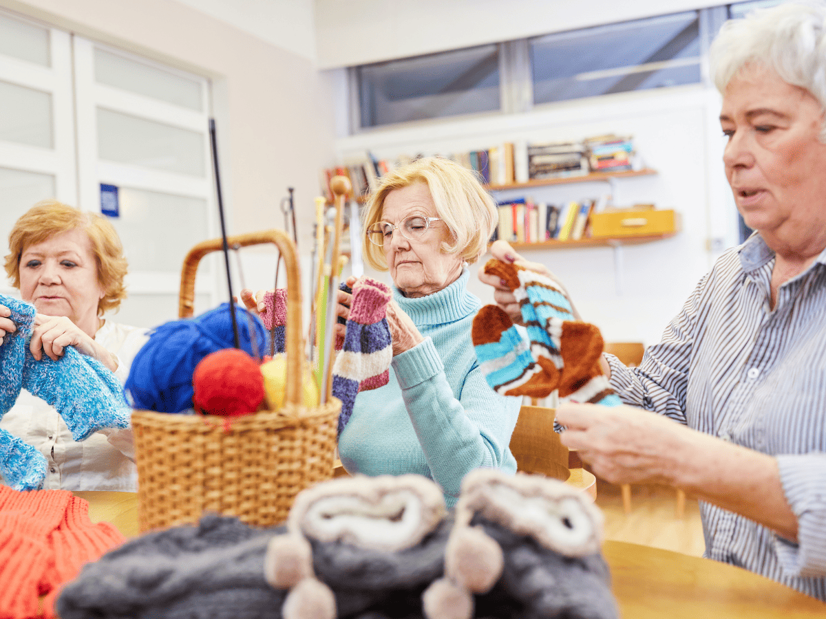 75 Of The Best Crafts For Seniors Of All Levels Of Mobility - Horizon ...